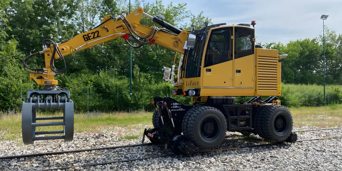 Hi-Rail Swing Loader Delivered - ADORTech